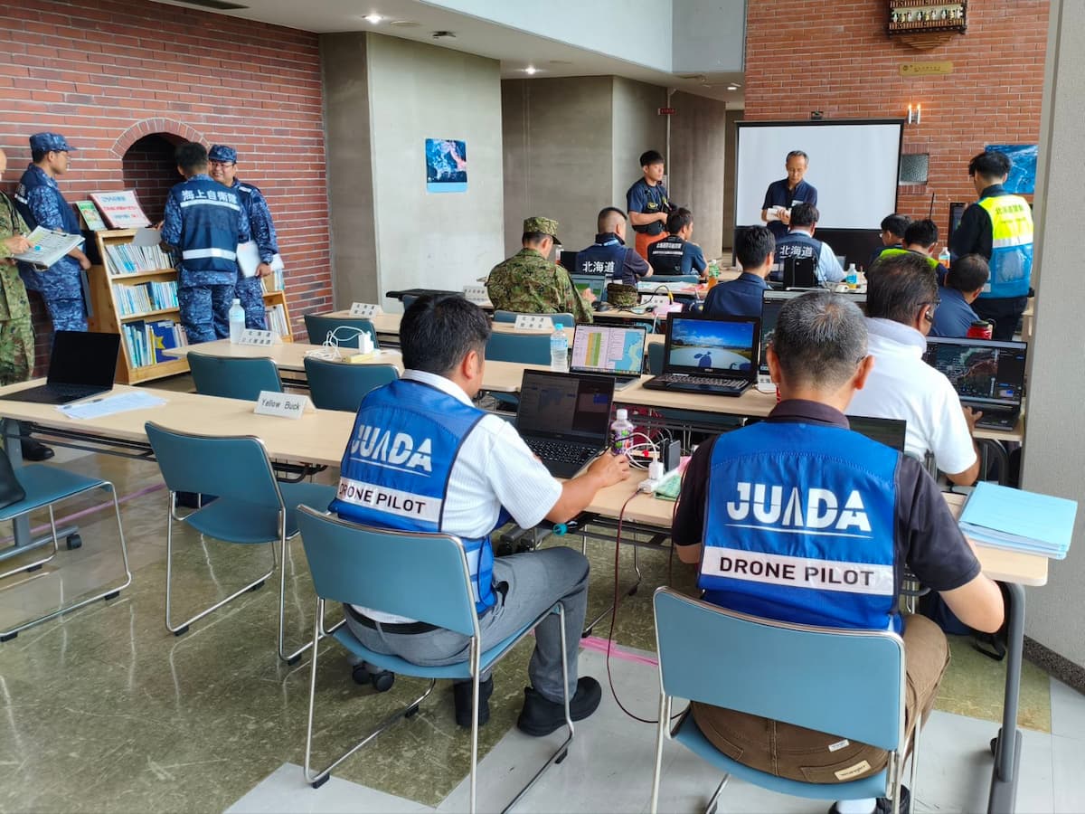 「令和7年度北海道防災総合訓練(第1回)」におけるヘリ等運航調整所の運営要領評価員としての参加について | JUIDA